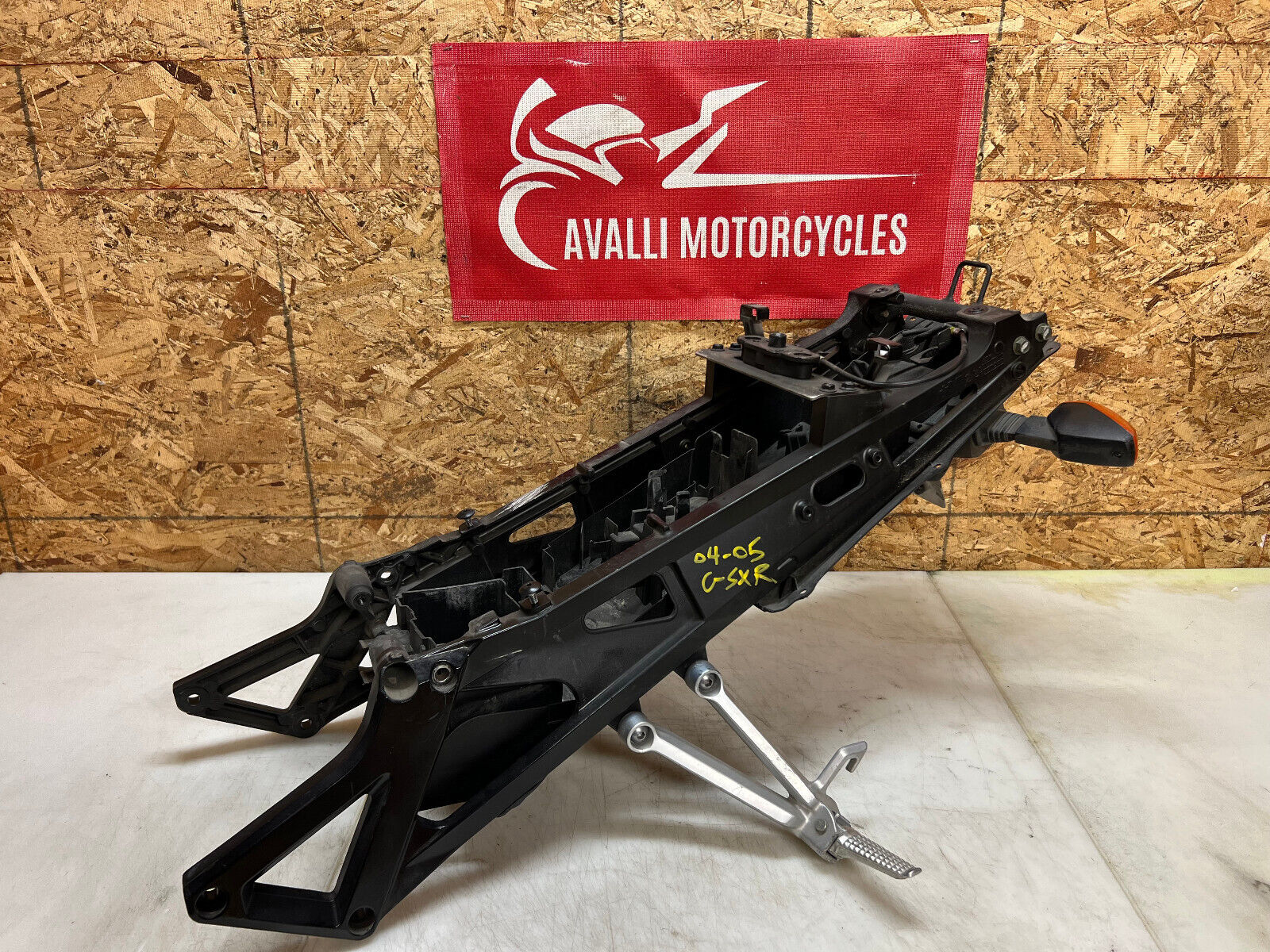 04 05 SUZUKI GSXR GSX-R 600 750 GSXR750 GSXR600 SUBFRAME SUB FRAME BAC ...